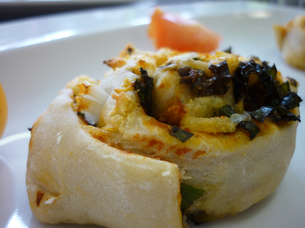 Mini pizza au chèvre, morilles et plantain